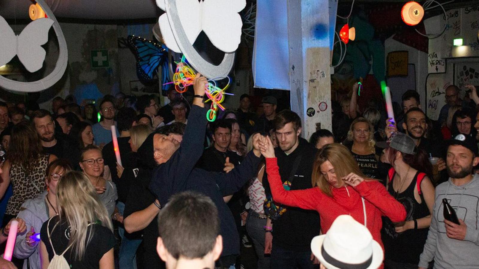 Gewinnspiel: 3 x 2 Karten für die Techno Revival Party in der ...