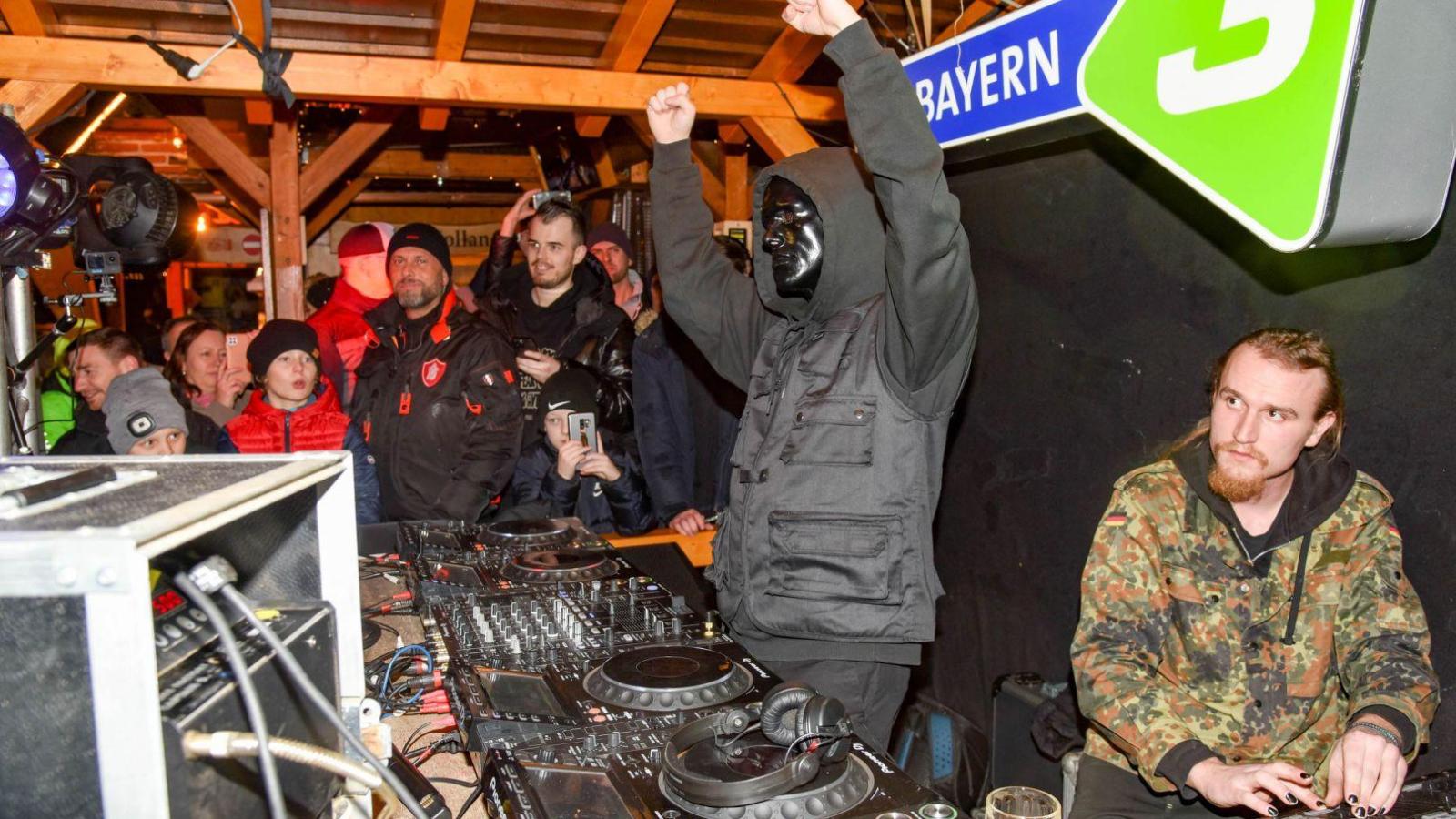 DJ Glockenbach im Bayreuther Winterdorf (Bildergalerie) | inbayreuth.de